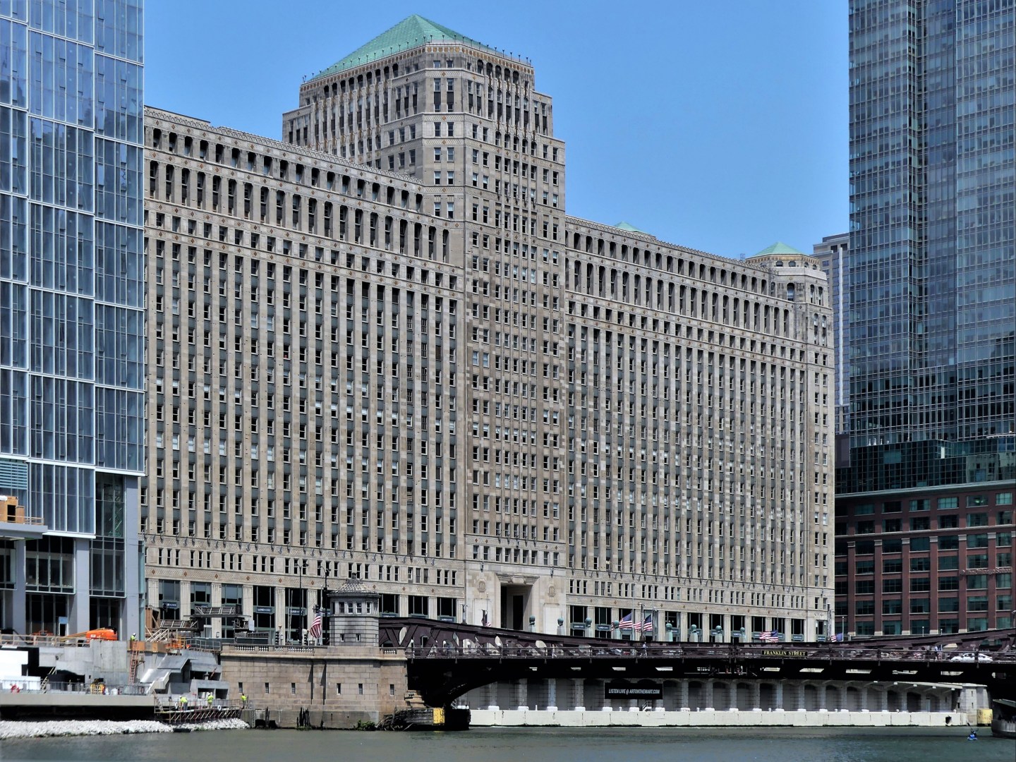The Evolution of Chicago’s Skyline – Streaming thru America